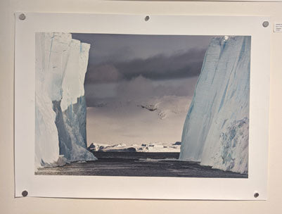 Sarah Holbrook: Antarctic Shore Through Icebergs – Salmon Falls Gallery